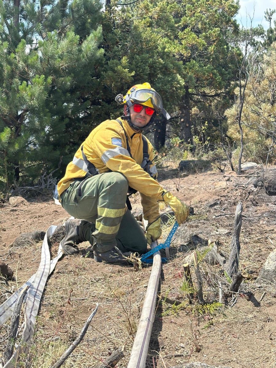 Bomberos de Córdoba siguen combatiendo incendios en El Maitén, uno de ...