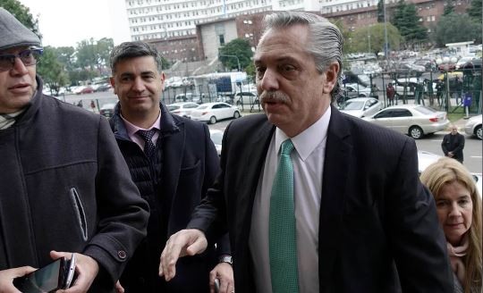Una abogada denunció a Alberto Fernández por los seguros a los créditos ...