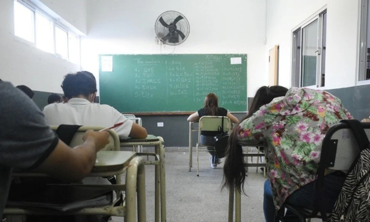 Solo 10 de cada 100 estudiantes finalizan la secundaria en tiempo y ...